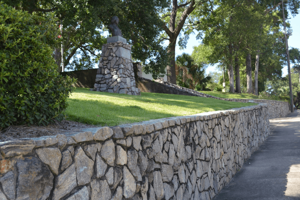 Fort George Memorial Park - Historic North Hill